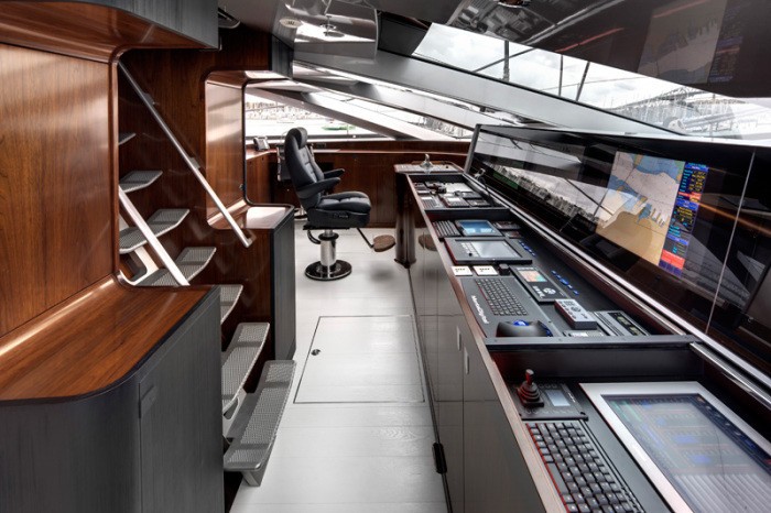 Yacht VERTIGO, Alloy Yachts | CHARTERWORLD Luxury Superyacht Charters